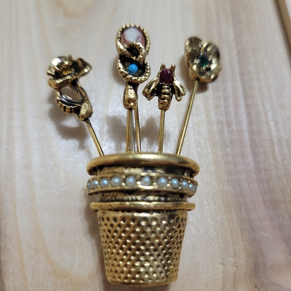 Jewelry | Vintage Unsigned Goldette Thimble Hat Stick Pin Cameo Bee ...
